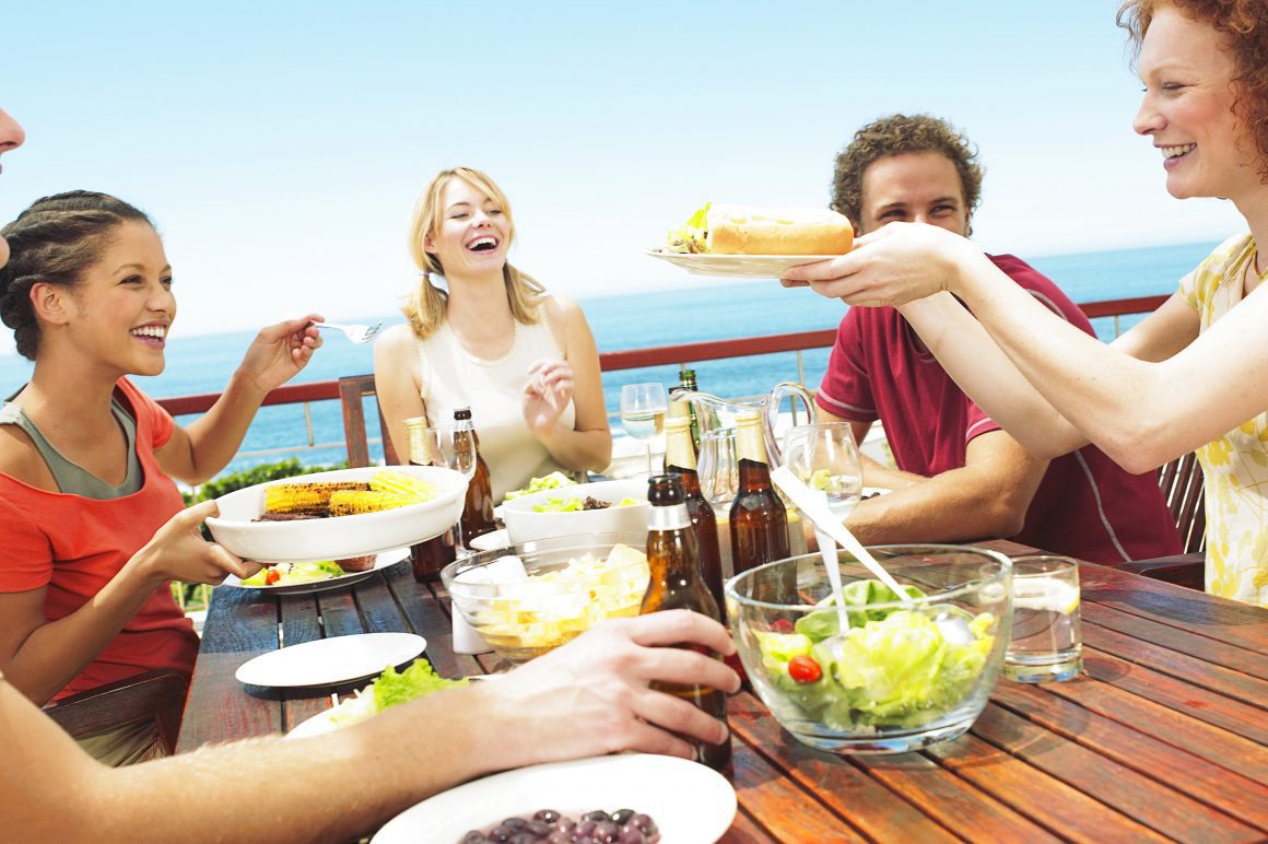 10 Phrasal Verbs for Casual Conversation